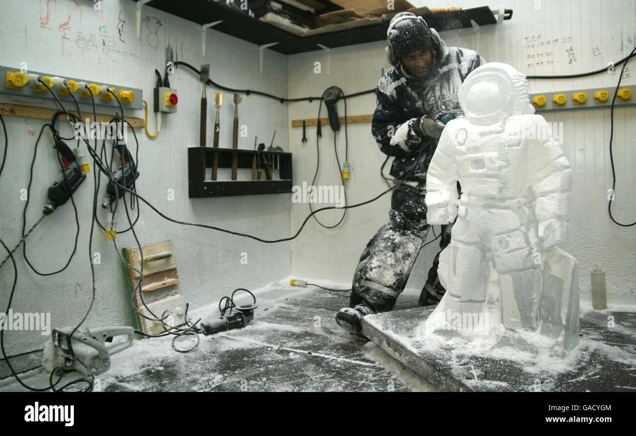 Creates astronaut ice sculpture ice box hi-res stock photography and ...