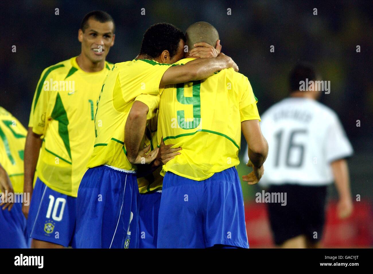 Cafu brazil world cup 2002 hi-res stock photography and images - Alamy
