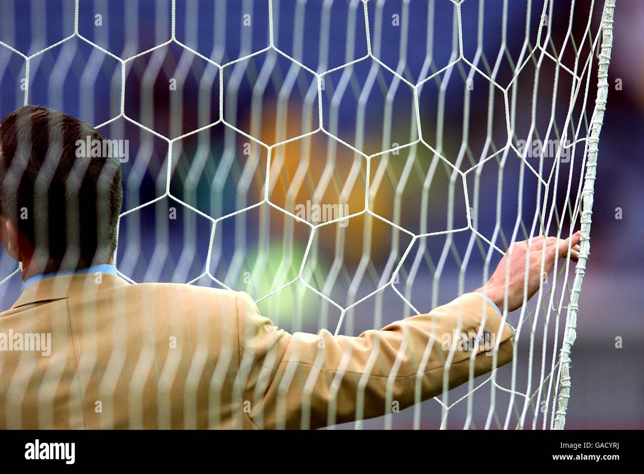 Assistant referee philip sharp hi-res stock photography and images - Alamy