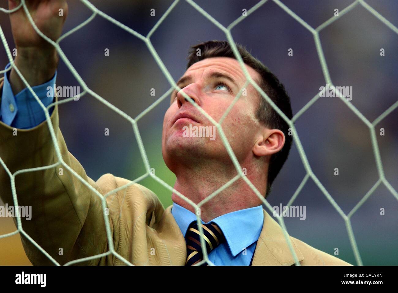 Assistant referee philip sharp hi-res stock photography and images - Alamy