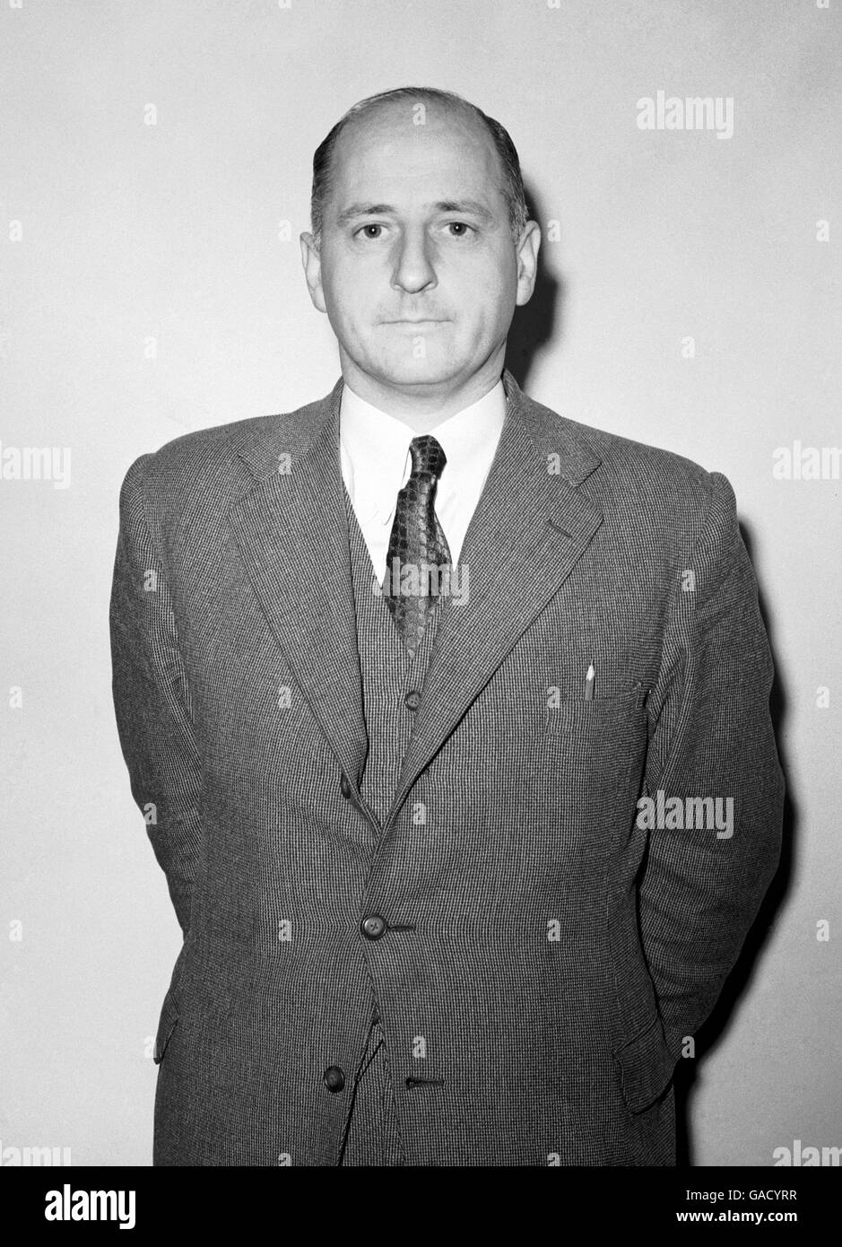 1950s reporters hi-res stock photography and images - Alamy