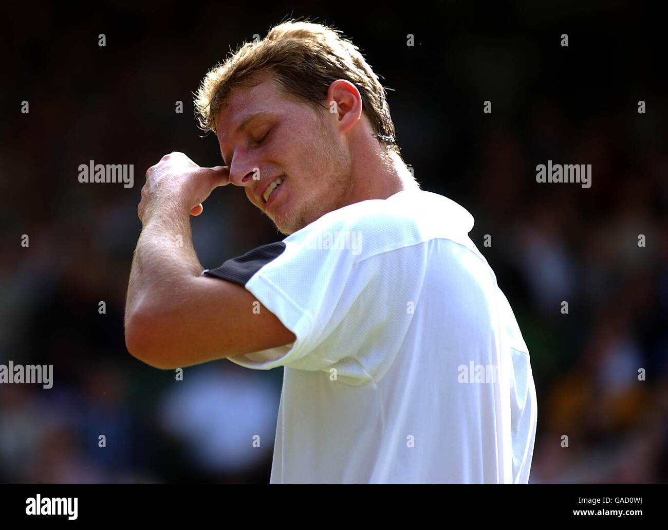 Tennis - Wimbledon 2002 - Men's Final Stock Photo - Alamy