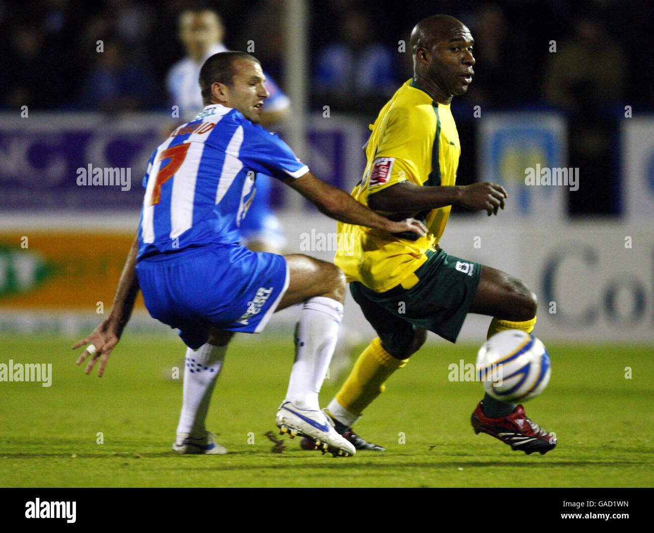 Action sport football barry hayles hi-res stock photography and images ...