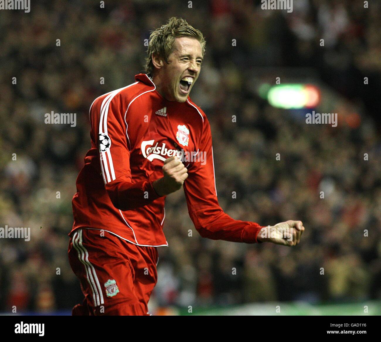 Liverpools peter crouch celebrates scoring hi-res stock photography and ...