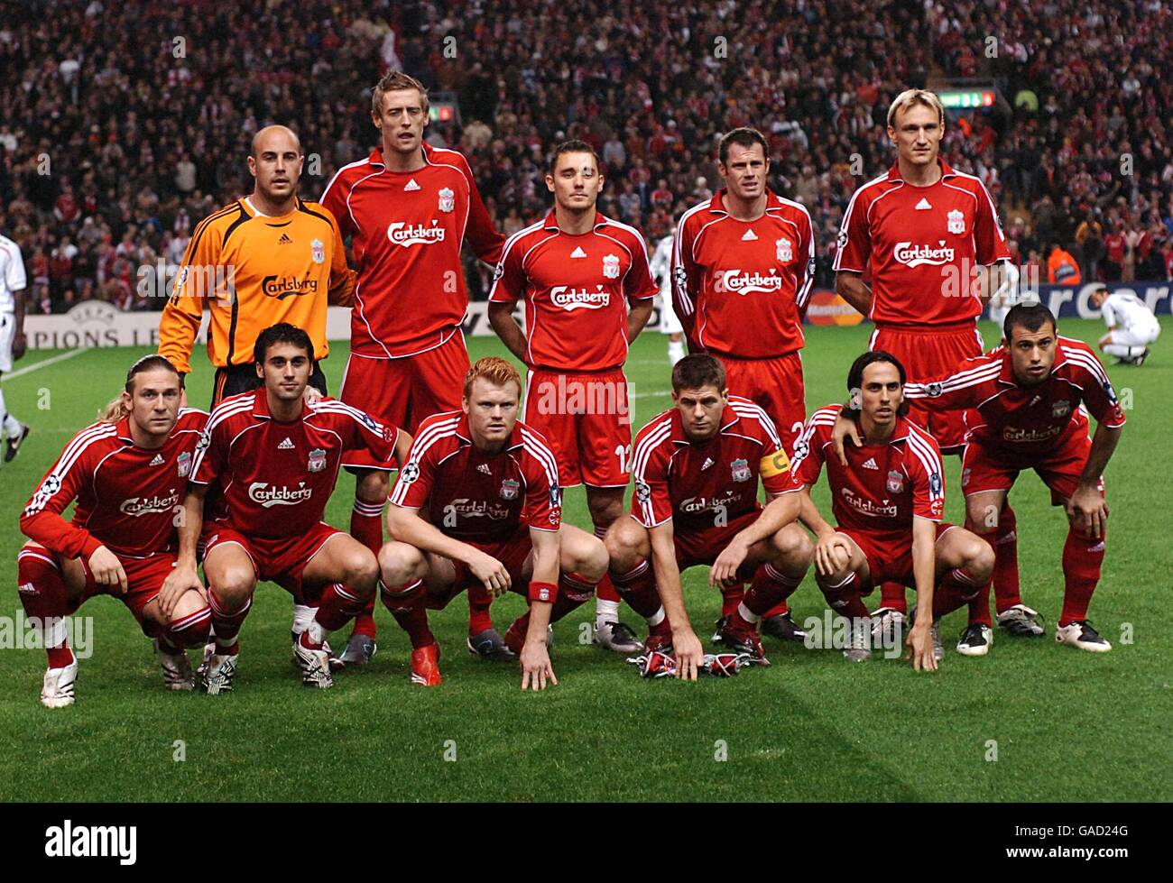 Liverpool team group hi-res stock photography and images - Alamy