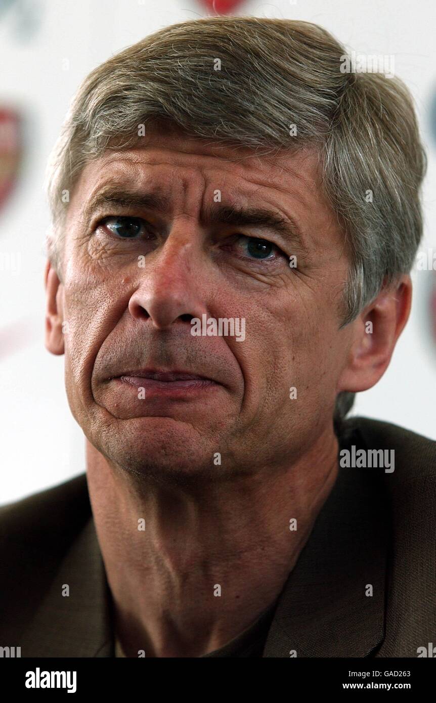 Football - Pascal Cygan signs to Arsenal Stock Photo - Alamy