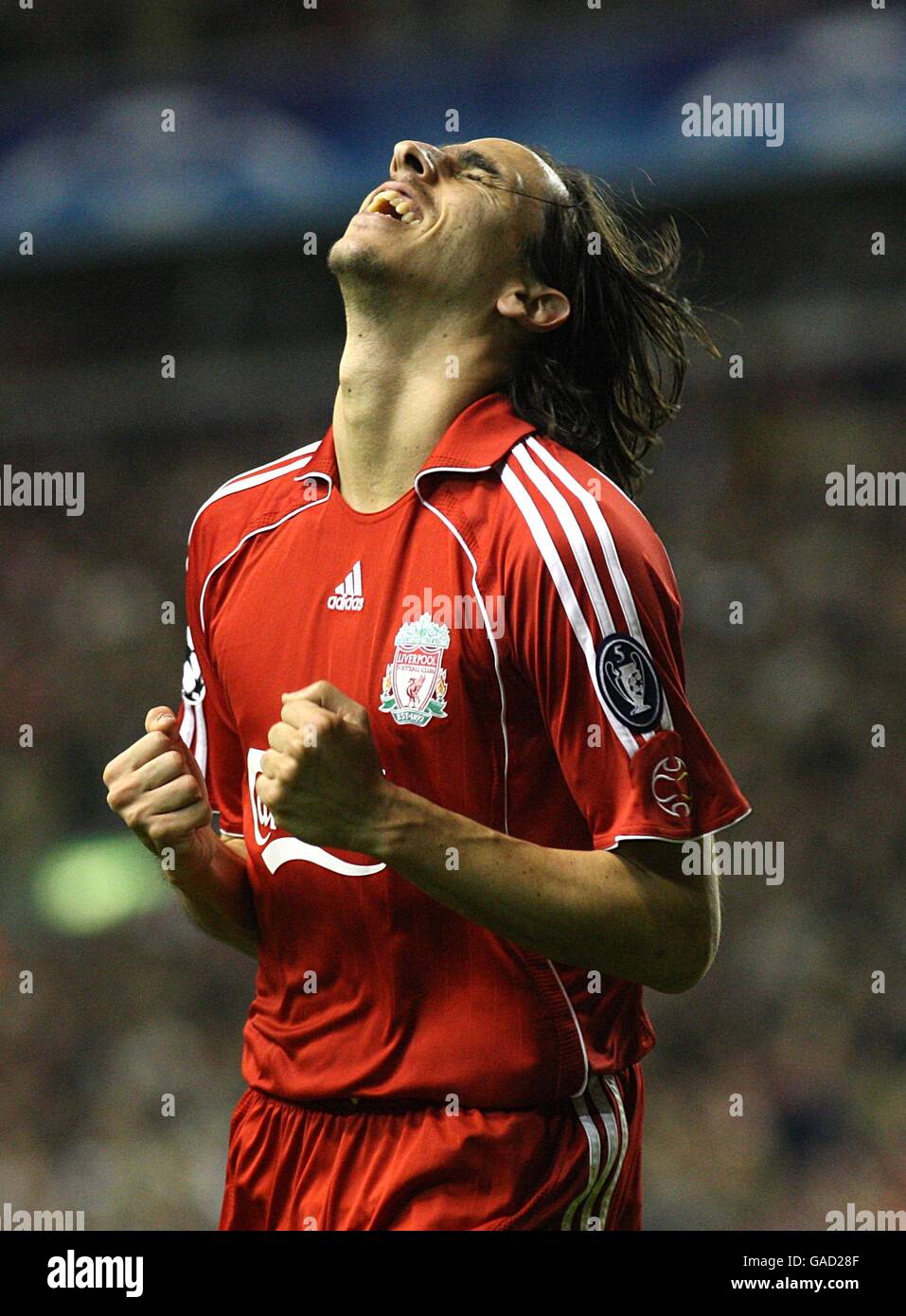 Yossi benayoun liverpool hi-res stock photography and images - Alamy