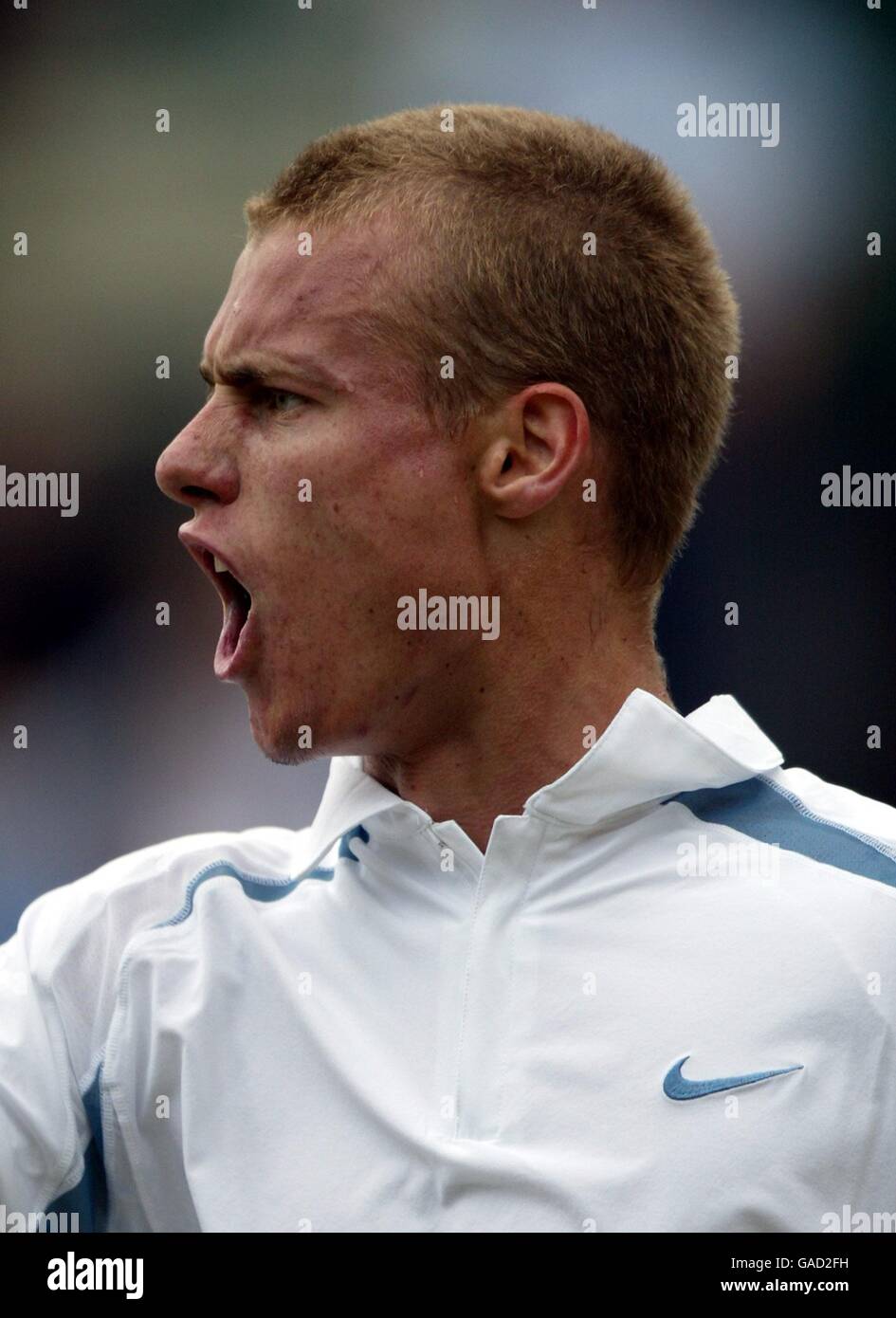 Lleyton Hewitt screams with delight after winning the second set Stock ...