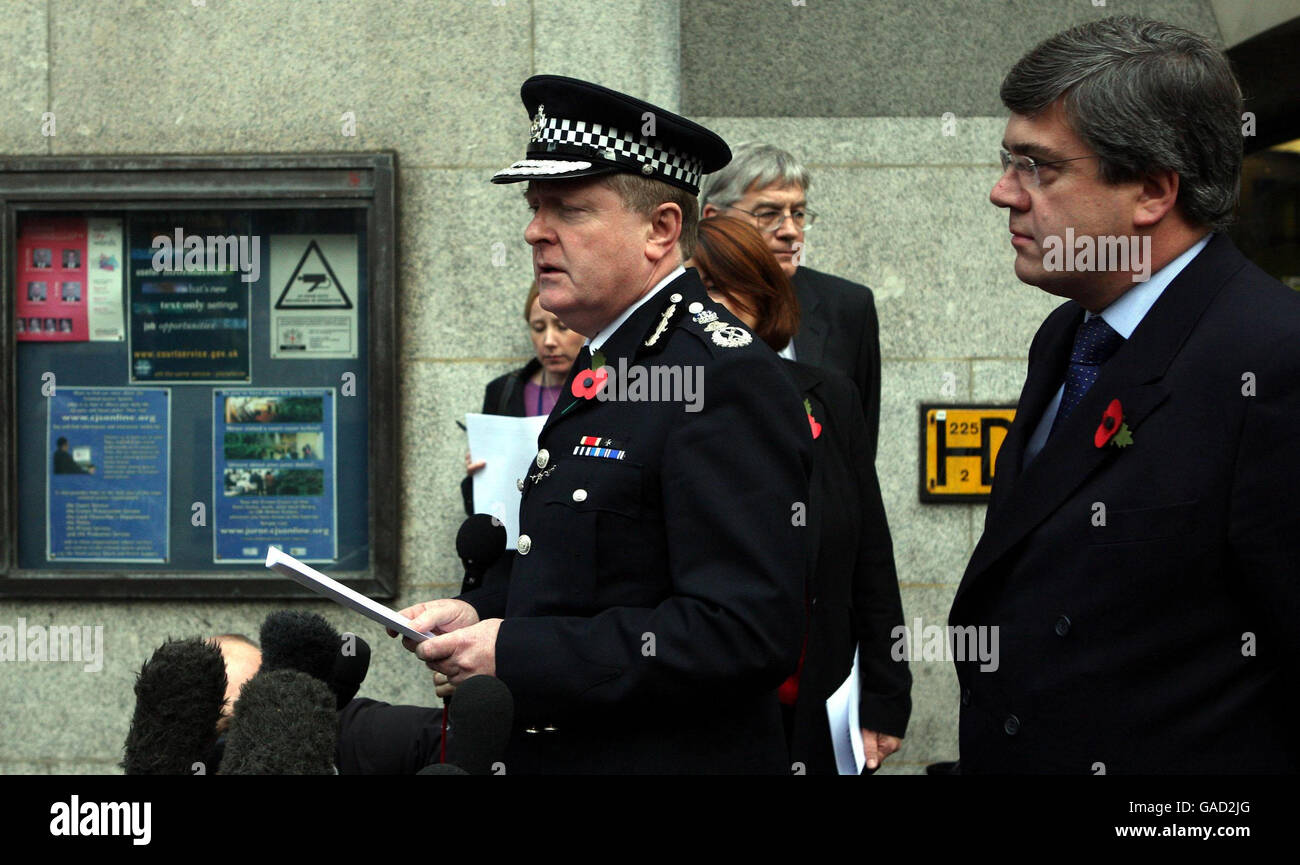 Jean Charles de Menezes Stockwell shooting trial Stock Photo - Alamy