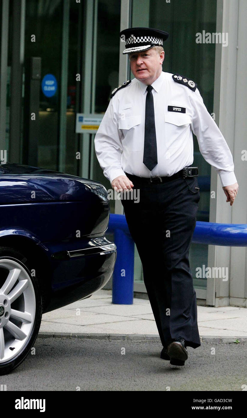Sir Ian Blair Metropolitan Police High Resolution Stock Photography and ...