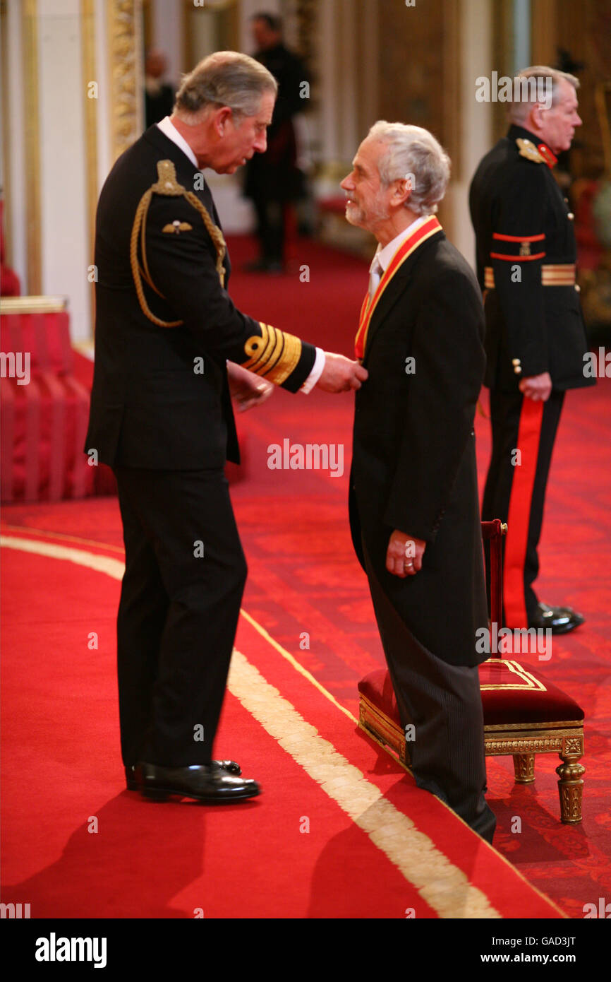 Professor Sir Brian Hoskins from Pangbourne is knighted by The Prince ...