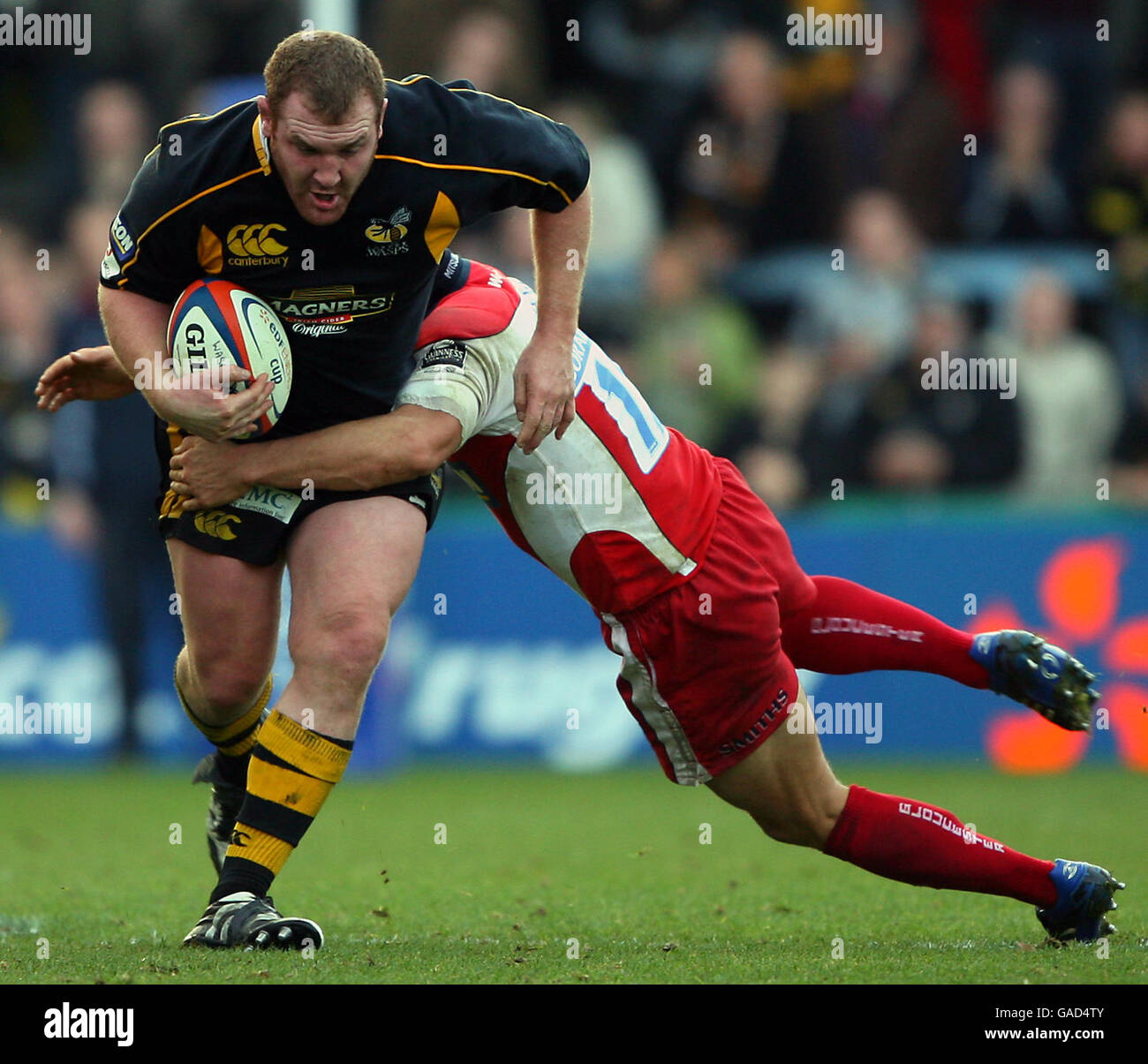 London wasps tim payne in action hi-res stock photography and images ...