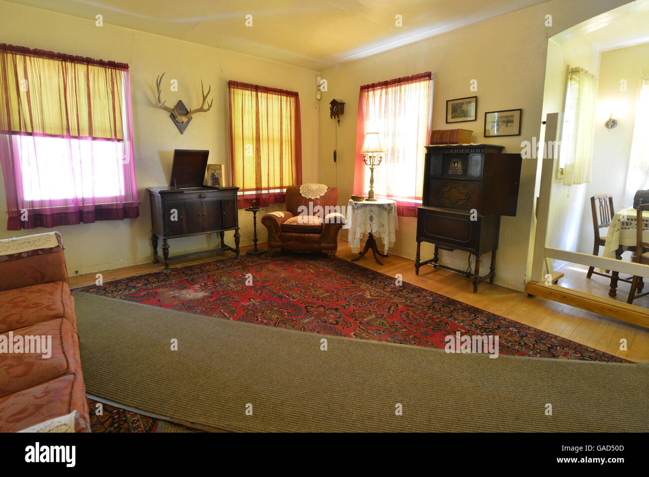 An American pre -World War Two living room Stock Photo - Alamy