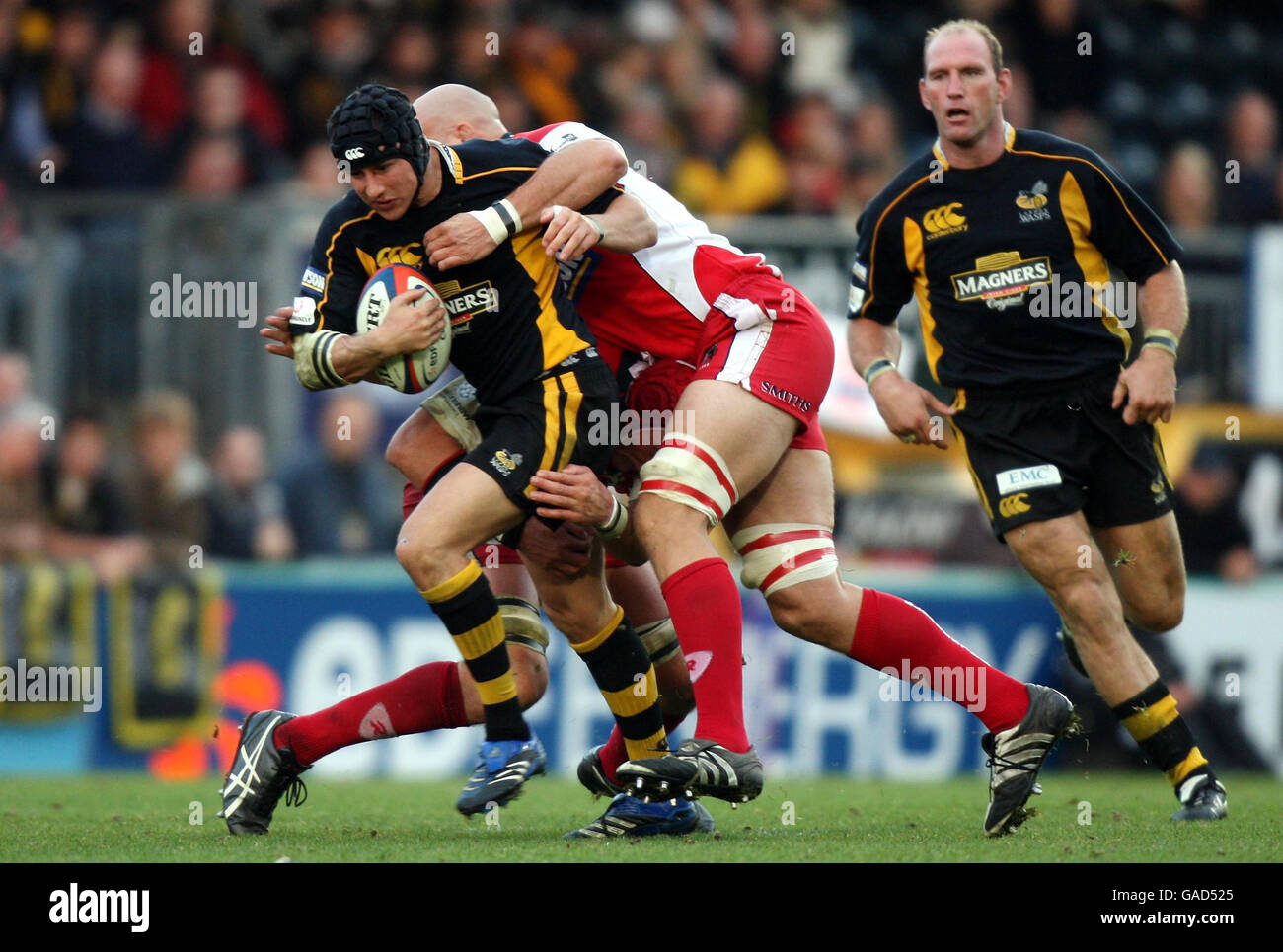 Wasps Rob Hoadley tries to break through during the EDF Energy Cup ...