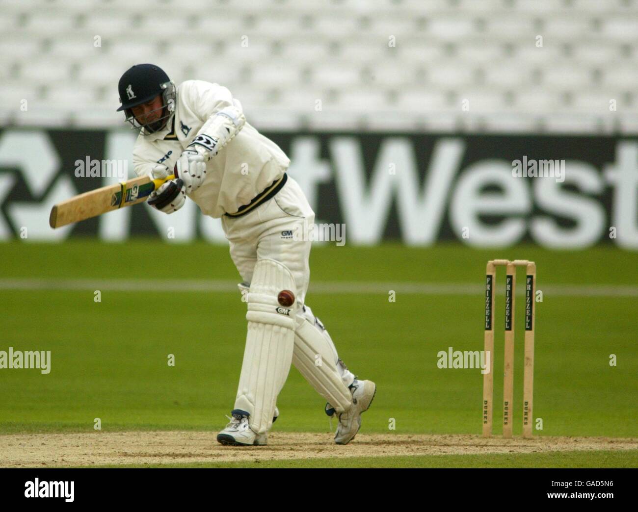Michael powell warwickshire cricket hi-res stock photography and images ...