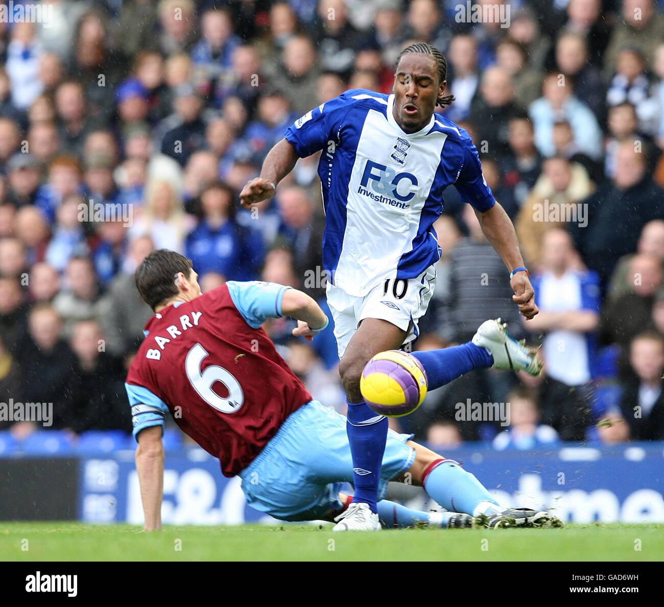 Aston Villa's Gareth Barry (left) and Birmingham City's Cameron Jerome ...