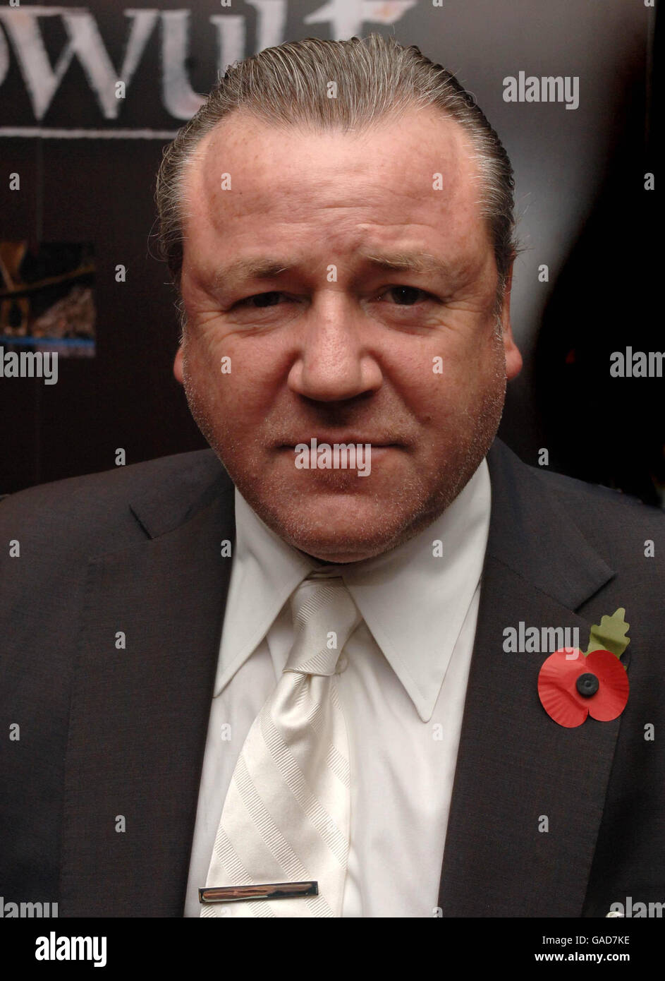 Ray Winstone arriving for the European film premiere of Beowulf at Vue ...
