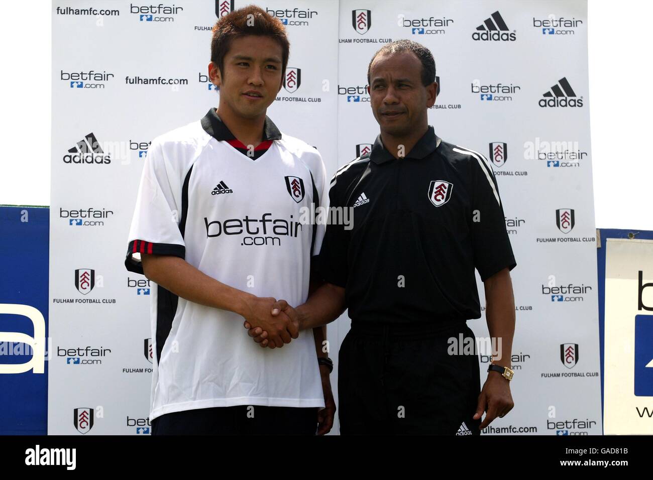 Fulhams junichi inamoto with manager jean tigana hi-res stock ...