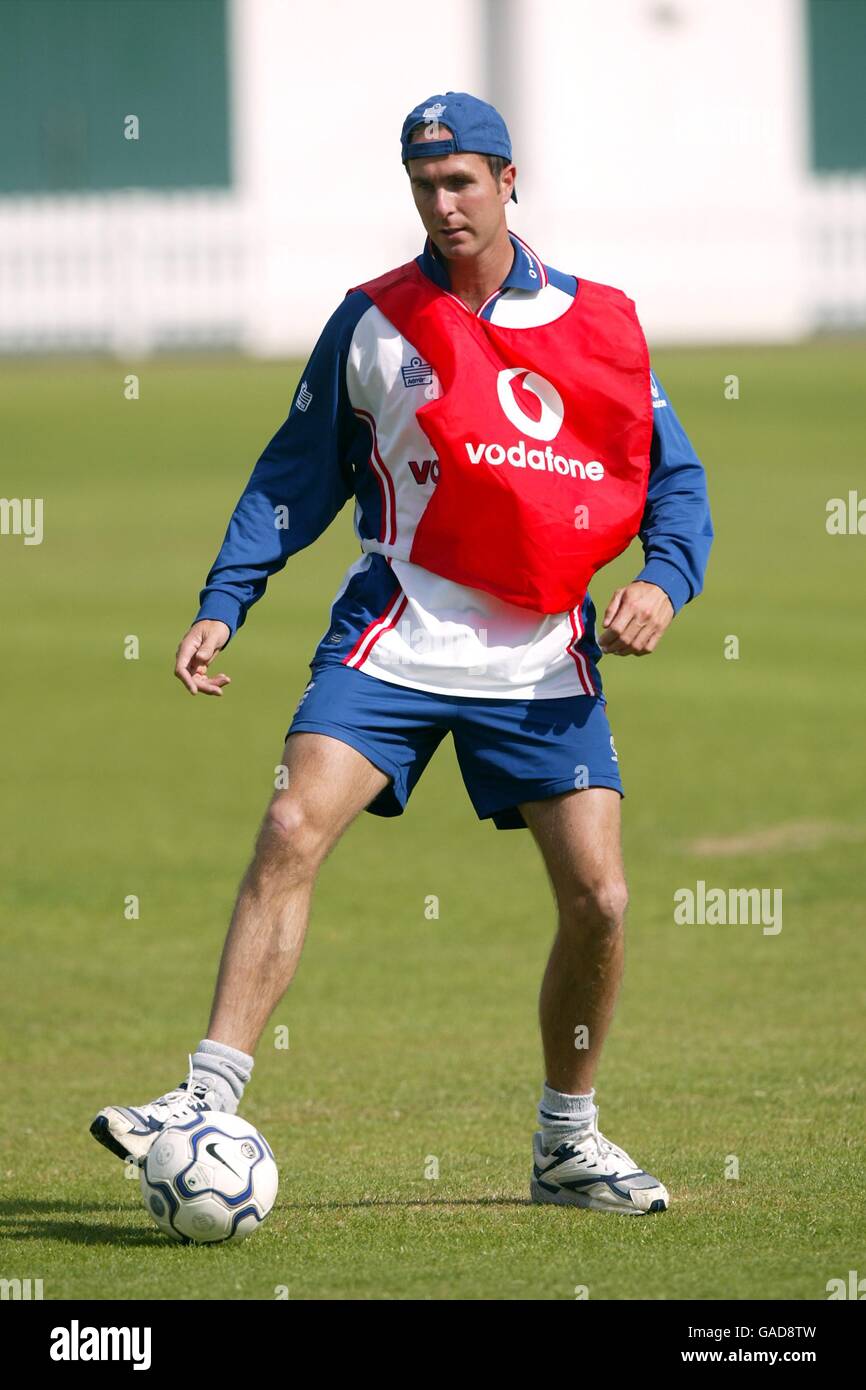 Cricket - England v India - First npower Test - Nets Stock Photo - Alamy