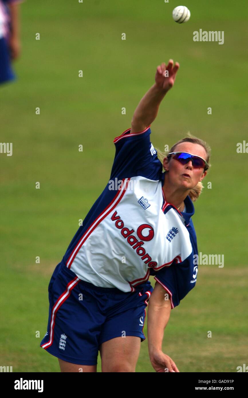 Laura newton hi-res stock photography and images - Alamy