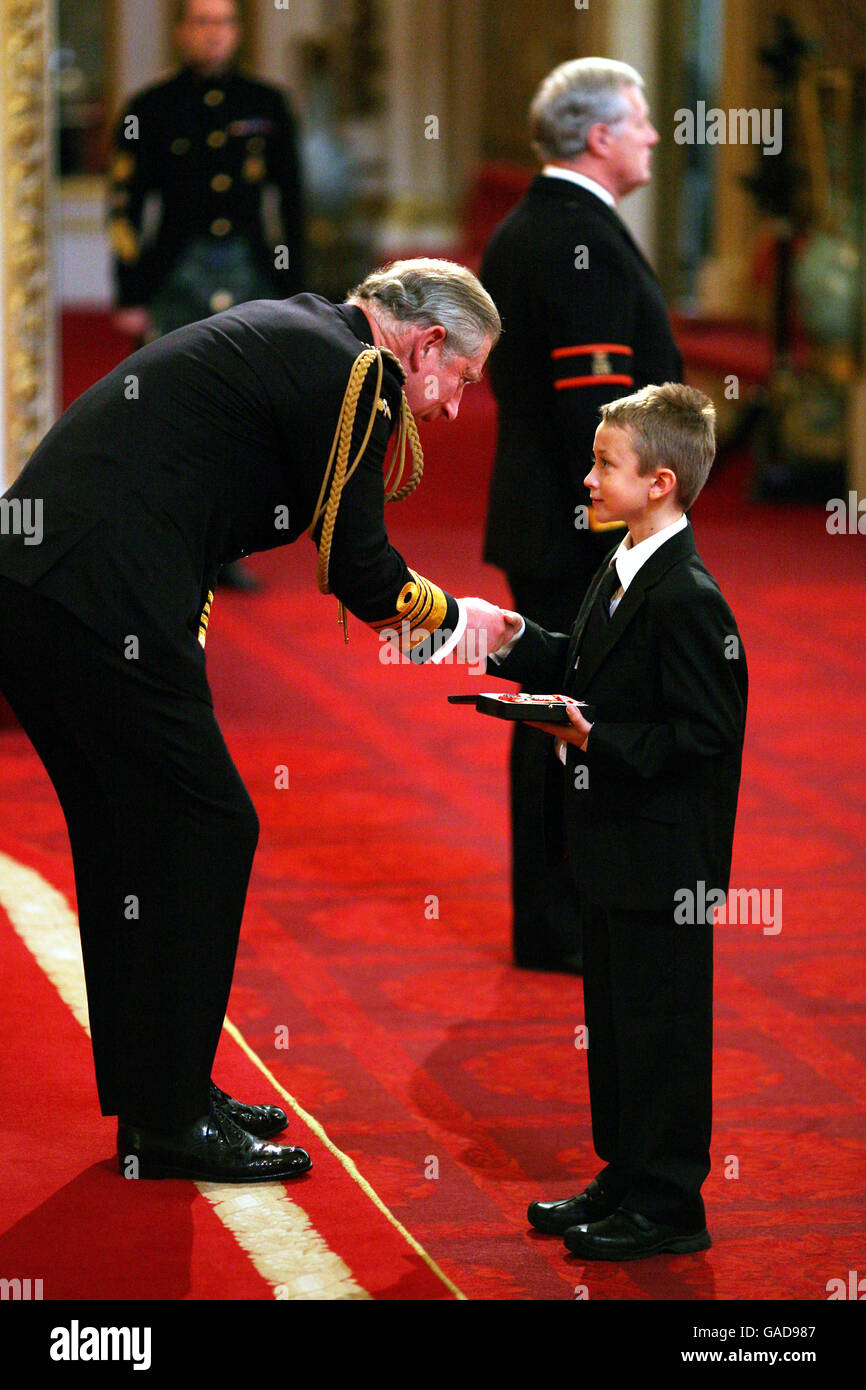 Steven Tomlinson, the 10-year-old son of the late charity fund raiser ...