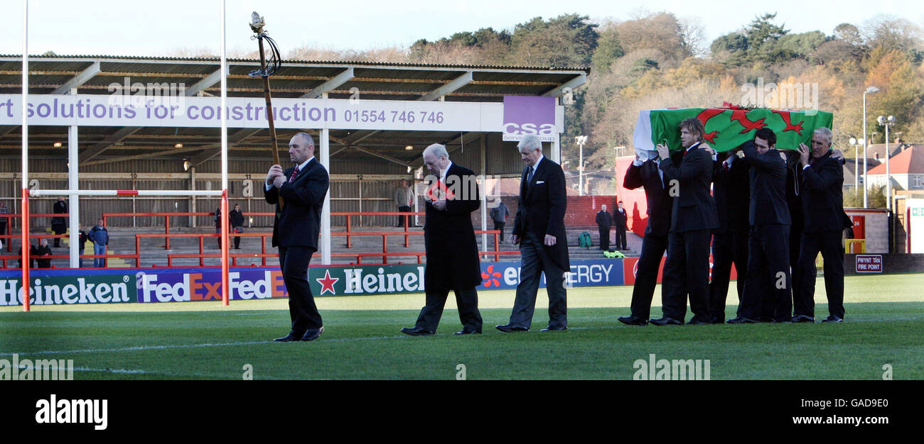 Ray gravell funeral hi-res stock photography and images - Alamy