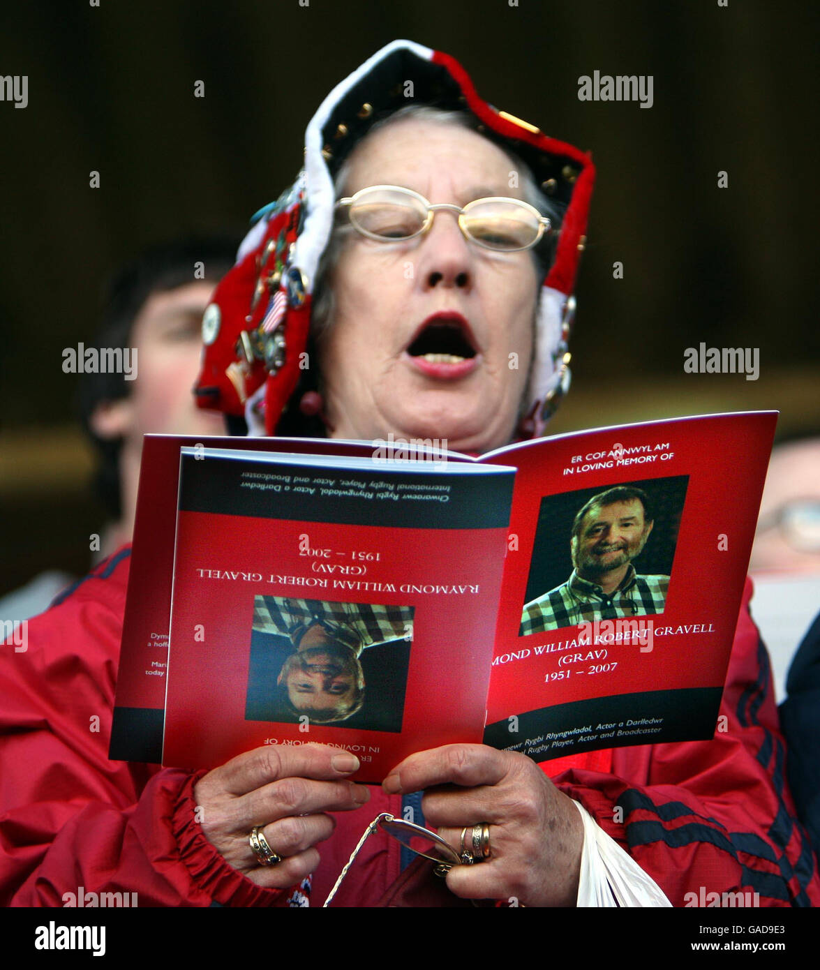 Hymns are sung as the coffin of Wales and Llanelli rugby legend Ray ...