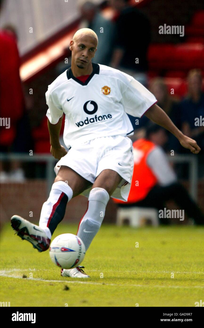 Manchester uniteds new signing rio ferdinand hi-res stock photography ...