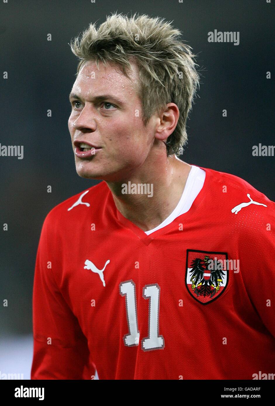Football stadium headshot head shot euro2008preview hi-res stock ...