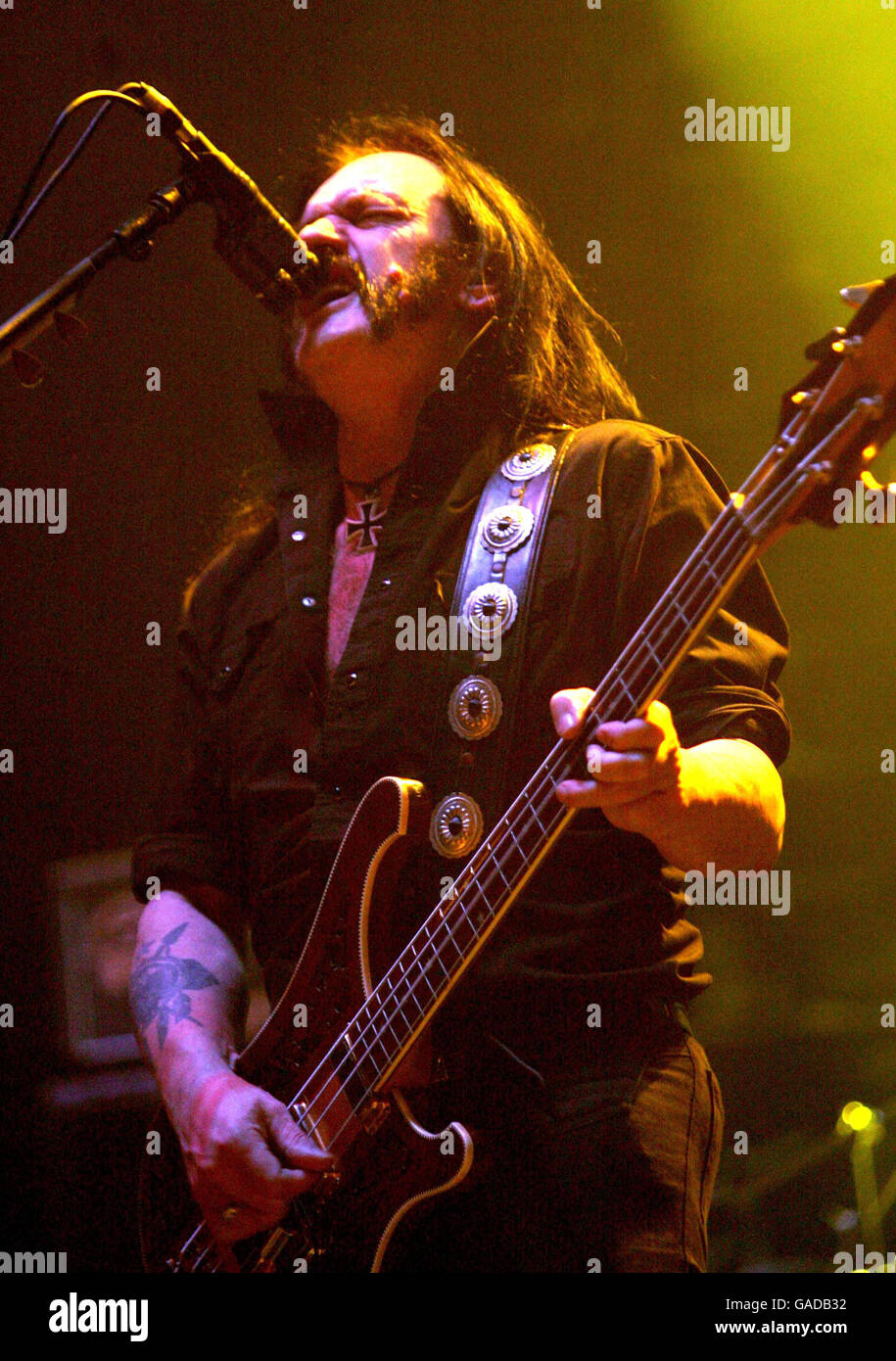 Alice Cooper in concert at Wembley Arena - London. Lemmy Kilminster of ...