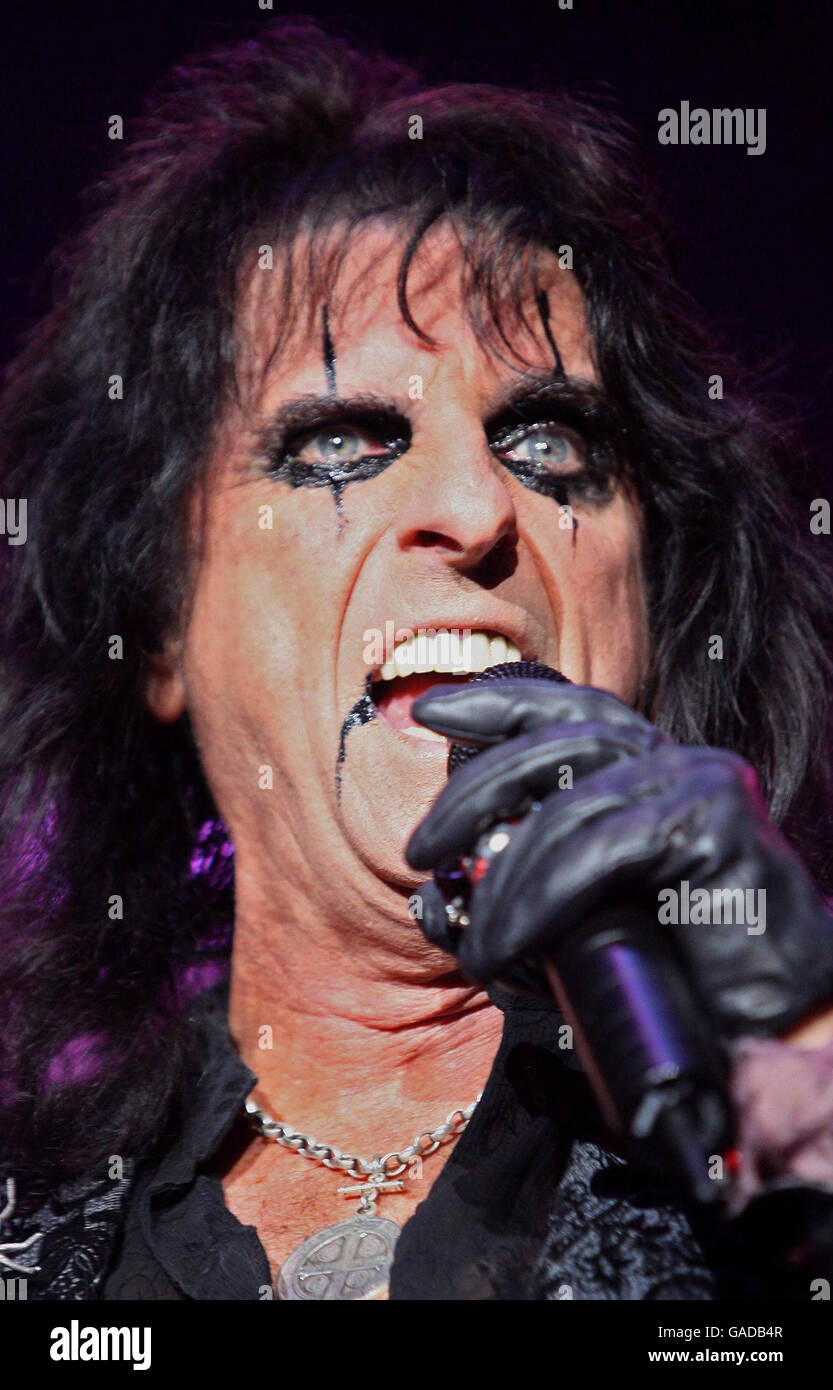 Alice Cooper in concert at Wembley Arena - London. Alice Cooper ...