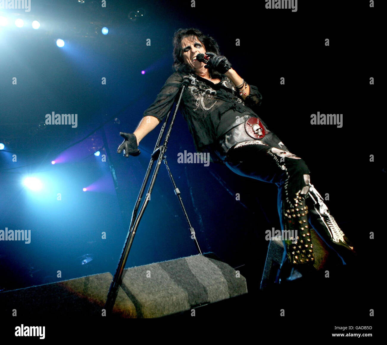 Alice cooper in concert at wembley arena london hi-res stock ...