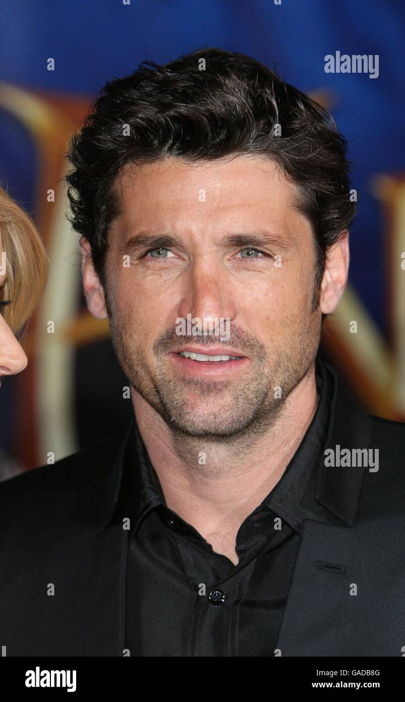 Patrick Dempsey arrives at the premiere of Enchanted at the El Capitan ...