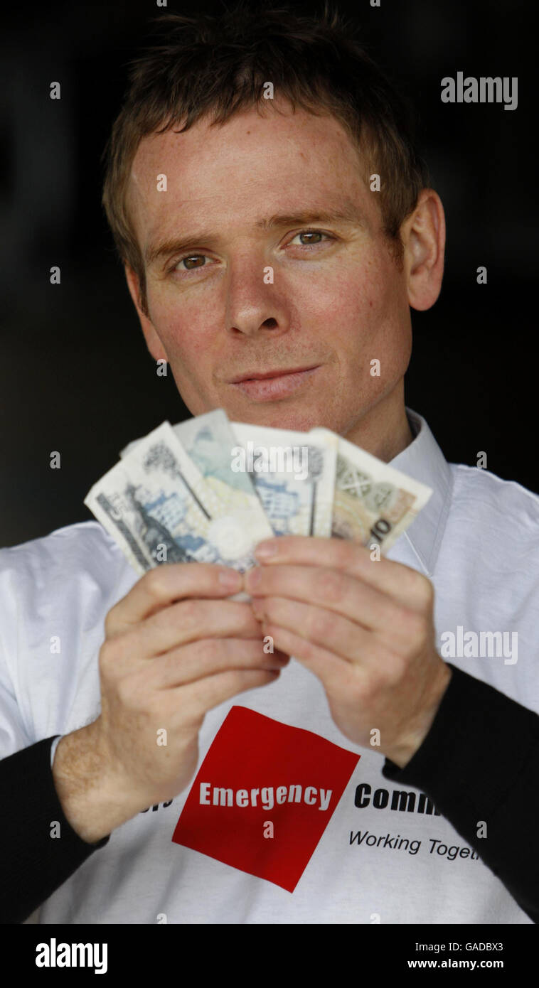 Public help sought for Bangladesh victims Stock Photo - Alamy