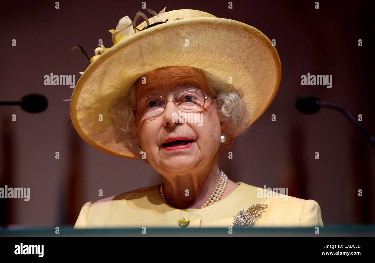 Royalty - Queen Elizabeth II Visit to Uganda Stock Photo - Alamy