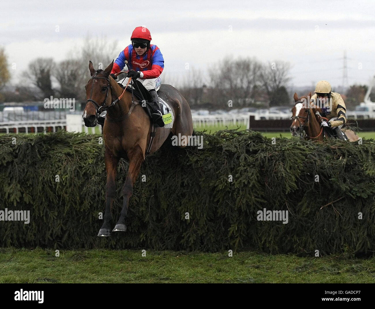 Horse racing aintree hi-res stock photography and images - Alamy