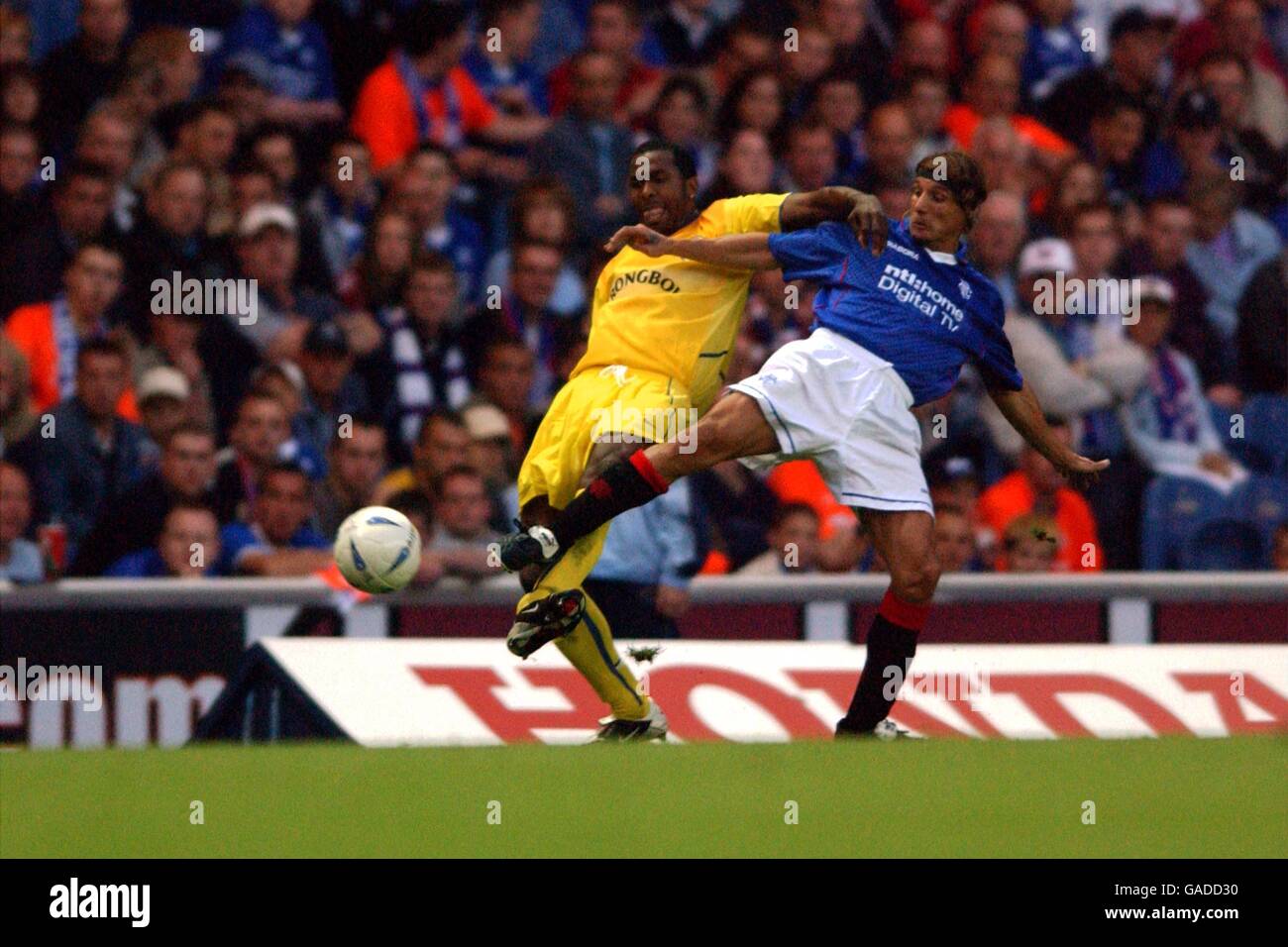 Lucas radebe leeds united hi-res stock photography and images - Alamy