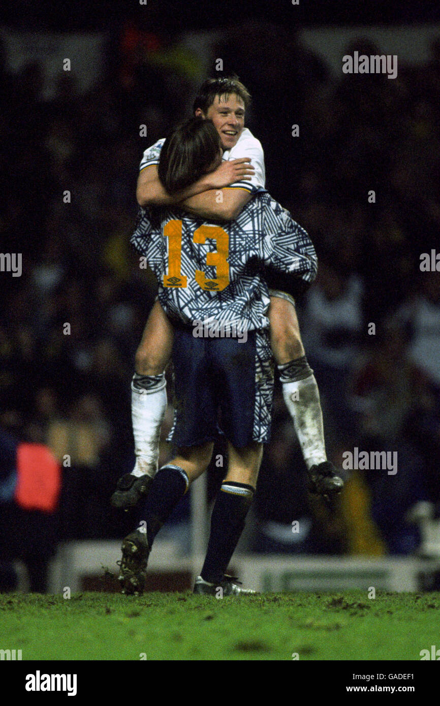 Celebration hug hugging match spurs goalie hi-res stock photography and ...