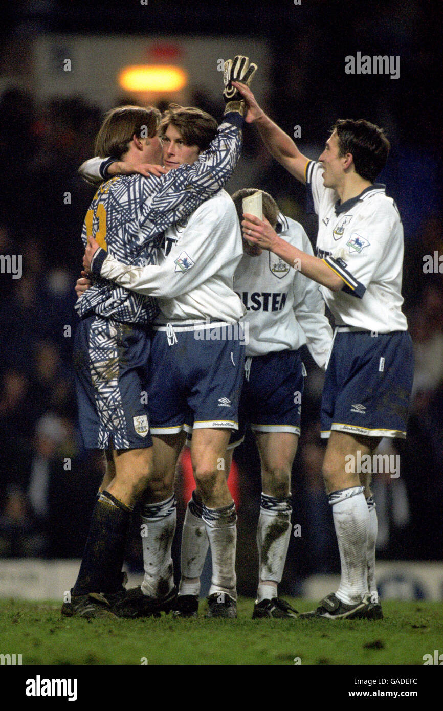 Celebration hug hugging match spurs goalie hi-res stock photography and ...
