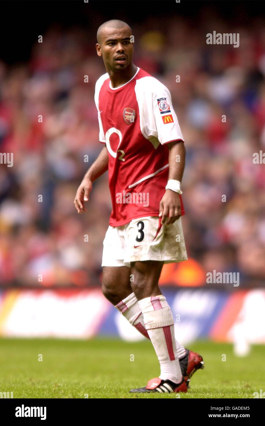 Arsenal and ashley cole hi-res stock photography and images - Alamy