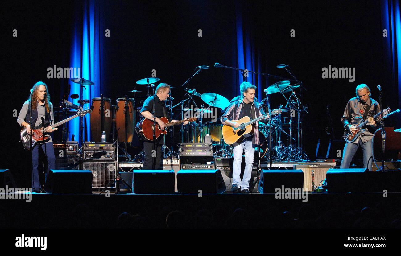 The eagles perform on stage hi-res stock photography and images - Alamy