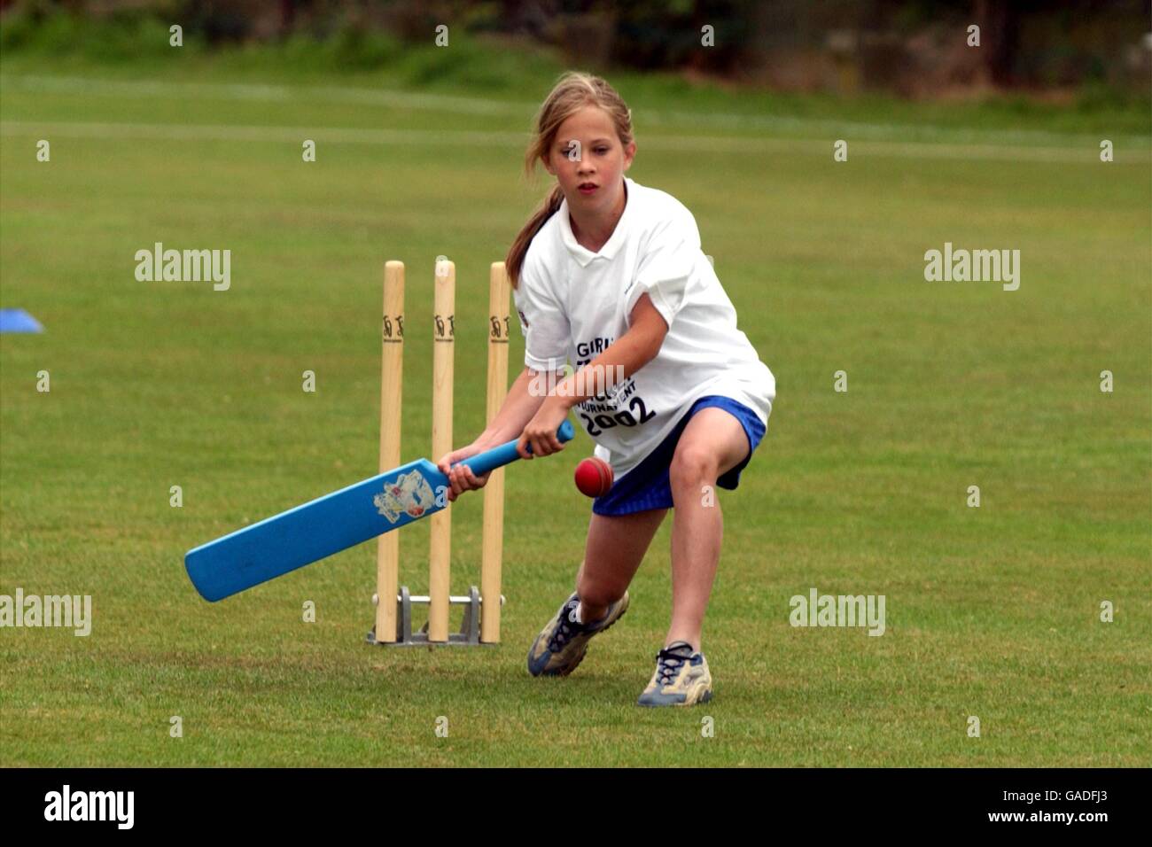 Girls Cricket, Surrey. Girls Cricket Stock Photo - Alamy