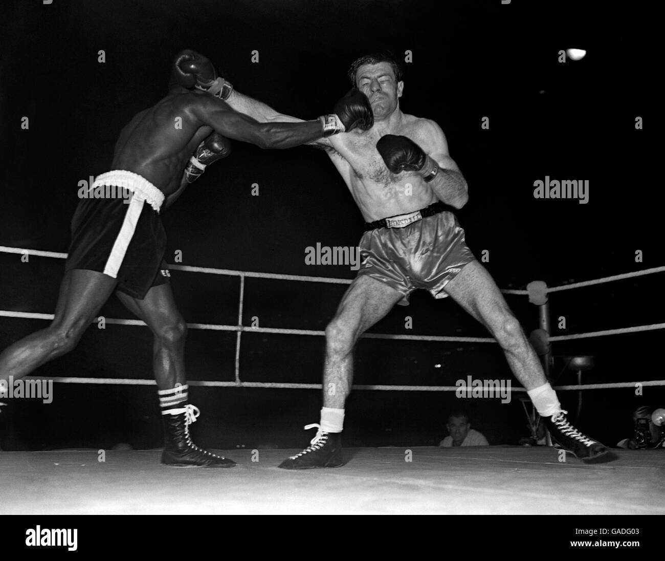 Action from the World Welterweight Championship fight between Emile ...