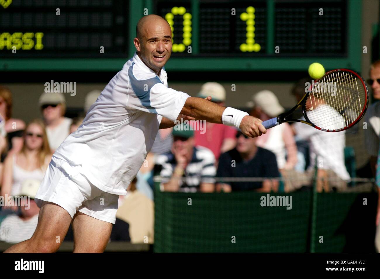 Tennis wimbledon 2002 andre agassi hi-res stock photography and images ...