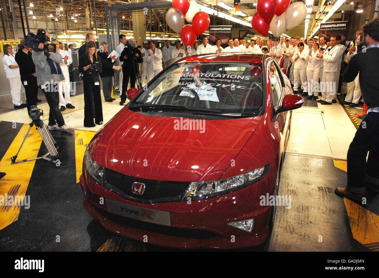 The one millionth Honda Civic to be built in the Swindon Honda Factory ...