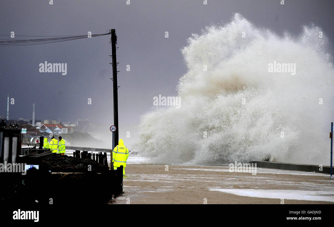Tidal surge great yarmouth hi-res stock photography and images - Alamy