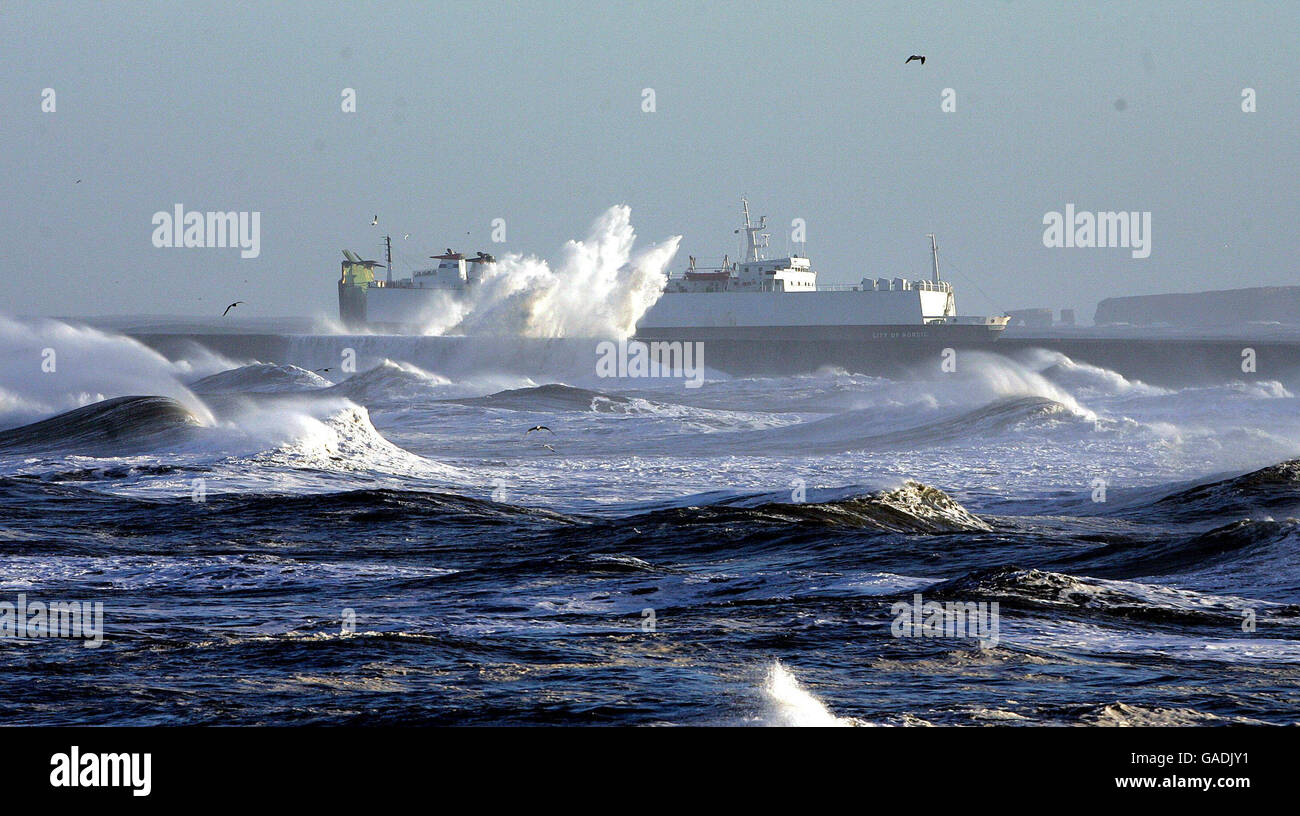 Tynemouth ship river tyne High Resolution Stock Photography and Images ...