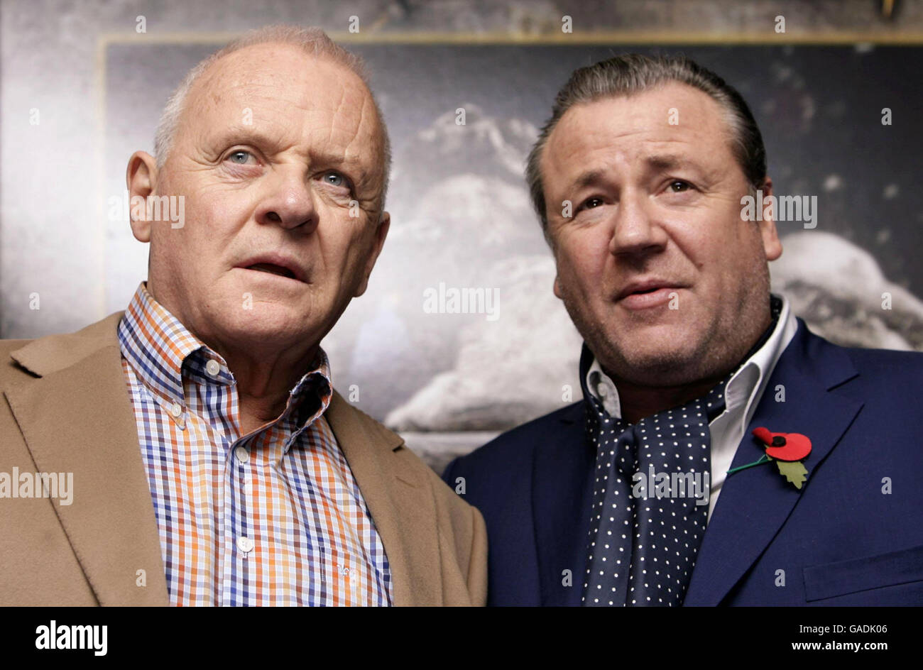 Ray winstone beowulf hi-res stock photography and images - Alamy