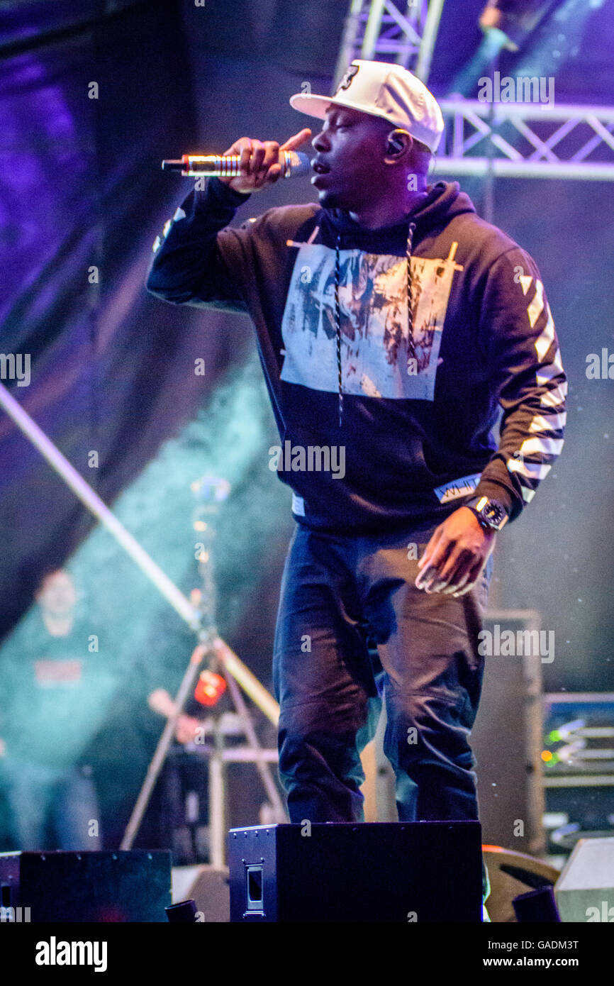 Dizzee Rascal Headlining the Manor stage at Blissfields Festival ...