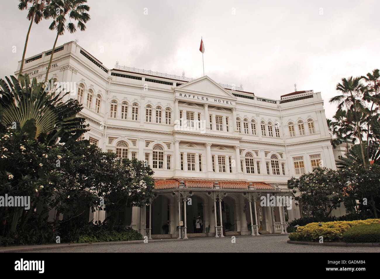 Front view of the world famous raffles hotel hi-res stock photography ...